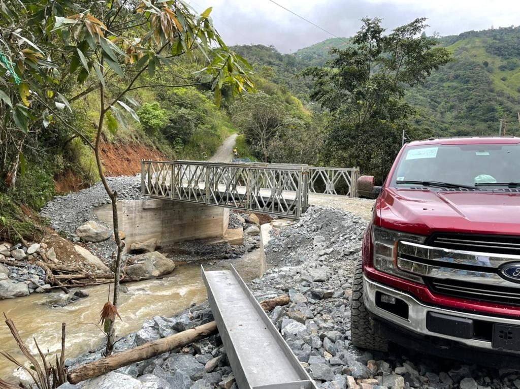 Compact 100 Design Load HS25-44 Modular Steel Bridge Bailey Bridge