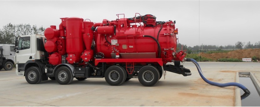 Hazardous Chemicals Emergency Rescue Vehicle For Fire Control Armed ...