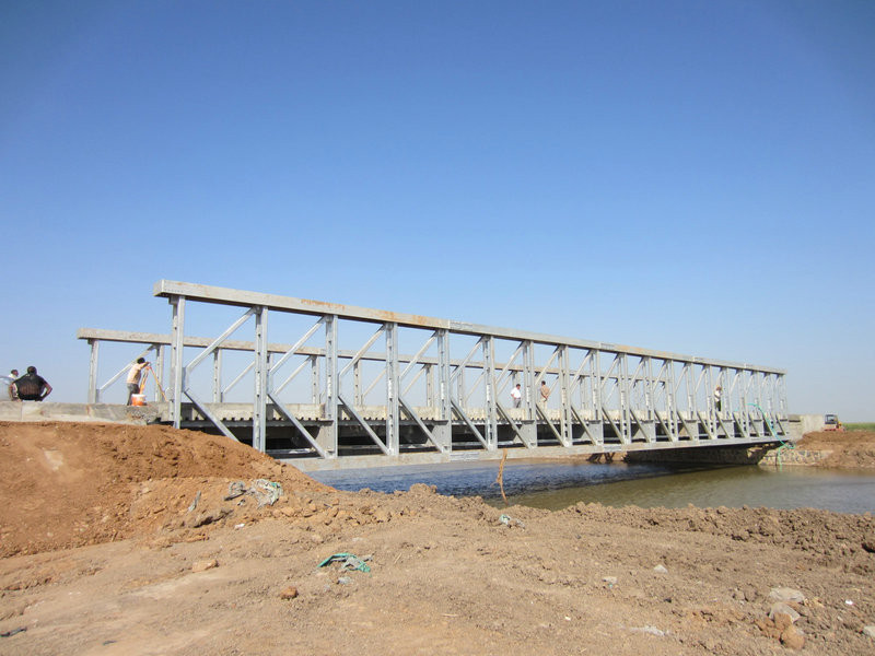 Commercial assembly steel temporary pedestrian bridge High Stiffness
