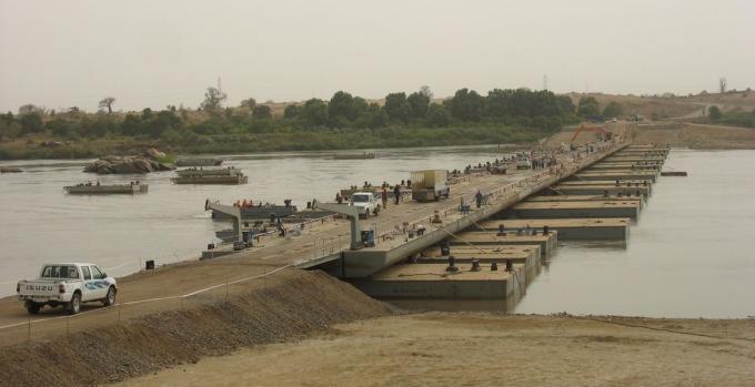 Traffic Temporary floating ribbon bridge For Heavy Equipments